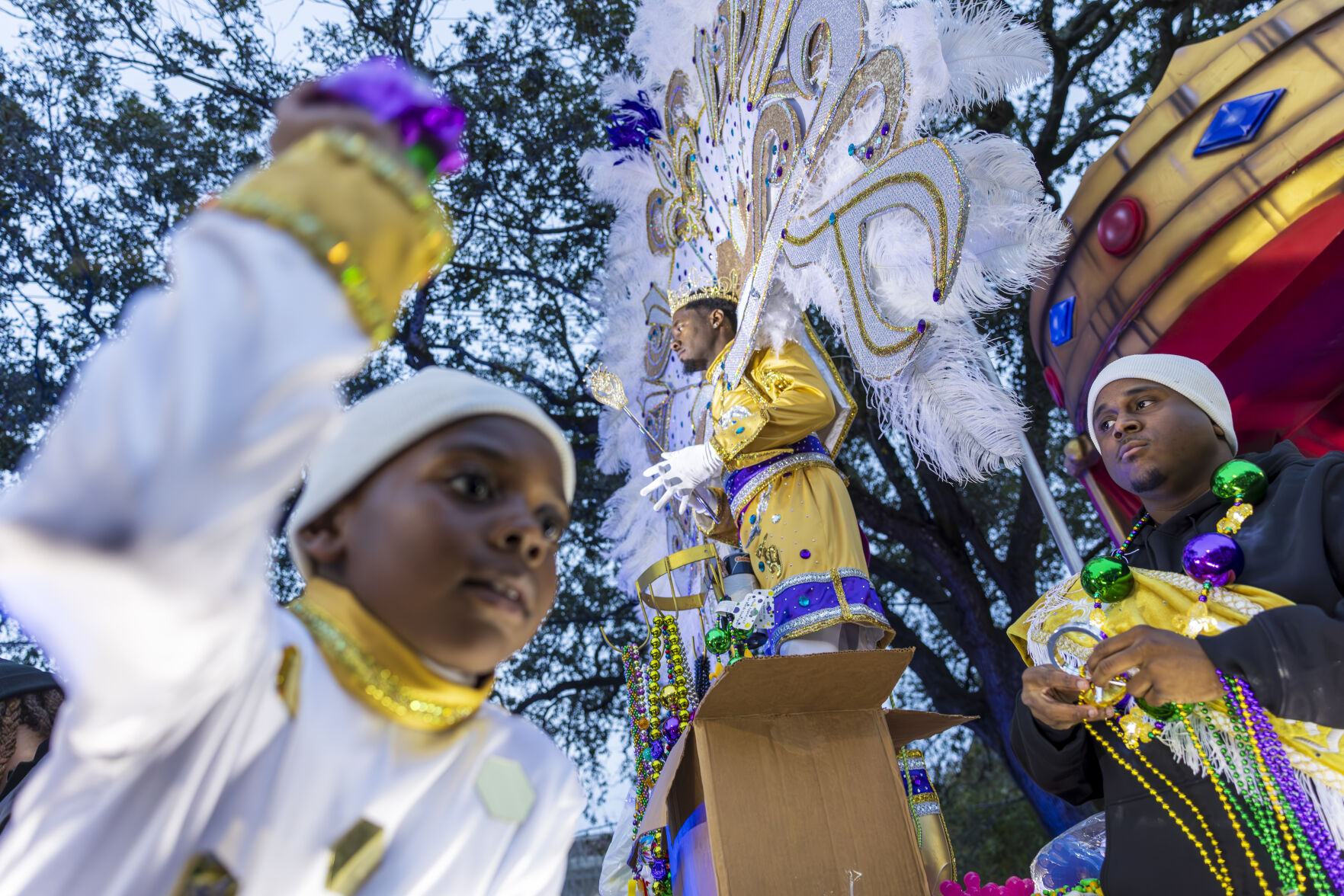 Mardi Gras Krewe accuses float builder of taking over parade ...