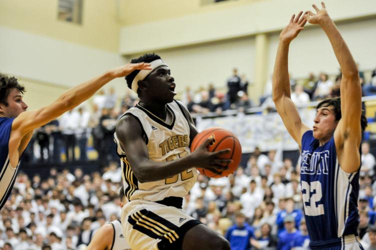 Led by Elijah Morgan's 31 points, Jesuit stuns Holy Cross | Prep Sports ...