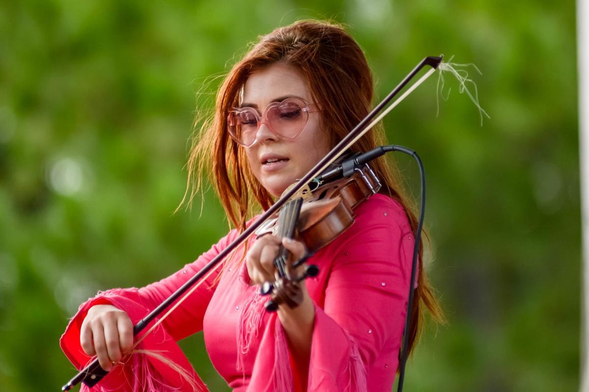 Amanda Shaw gets down to her musical foundations on new Cajun album ...