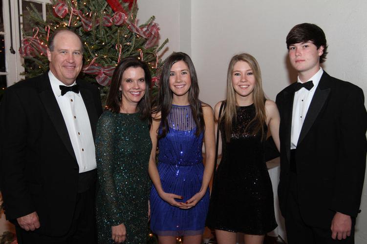 Debutantes, their families and friends celebrate at 'Fete Tableau ...