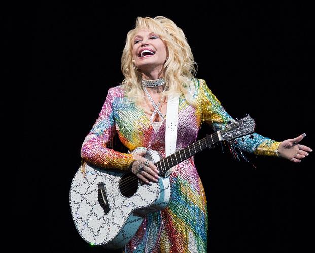 dolly parton started singing