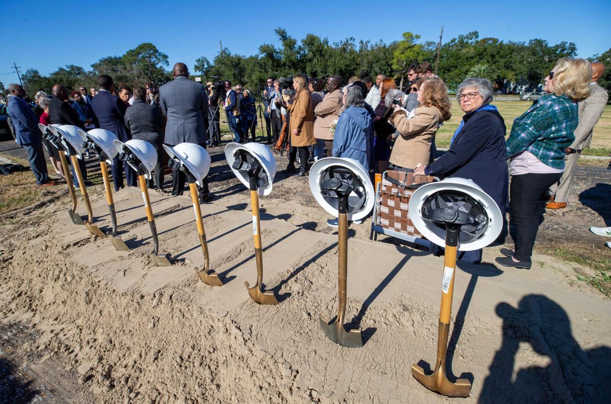 Photos: Mirabeau Water Garden, a signature "green" infrastructure ...