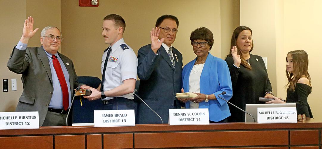 HISTORY LESSONS: New School Board takes oath of office in Covington ...