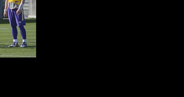 'Crying tears of joy': Scholarship surprises LSU QB Caleb Lewis and ...