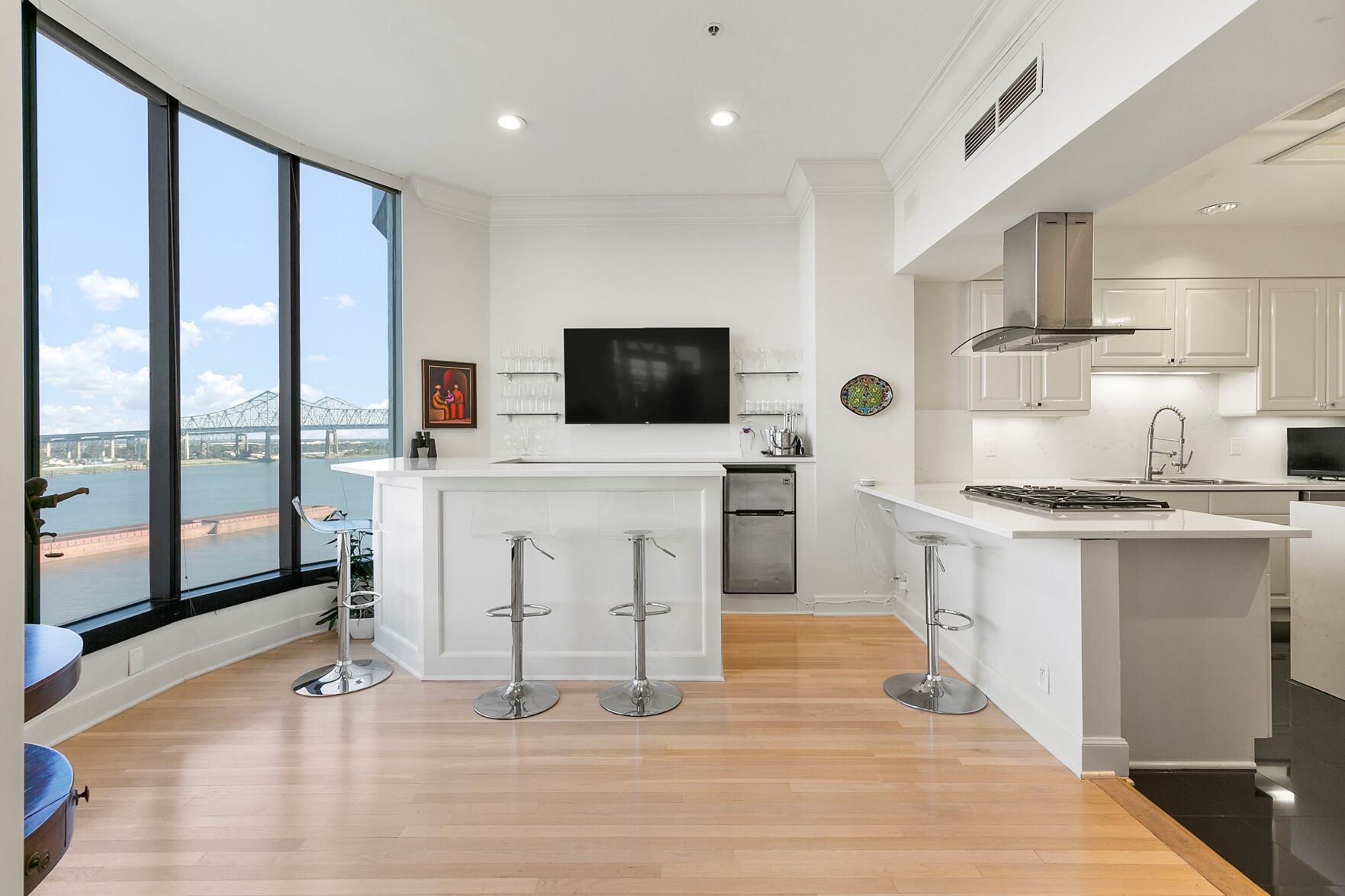 New Orleans riverfront condo with a view on sale for $2.5M | Home ...