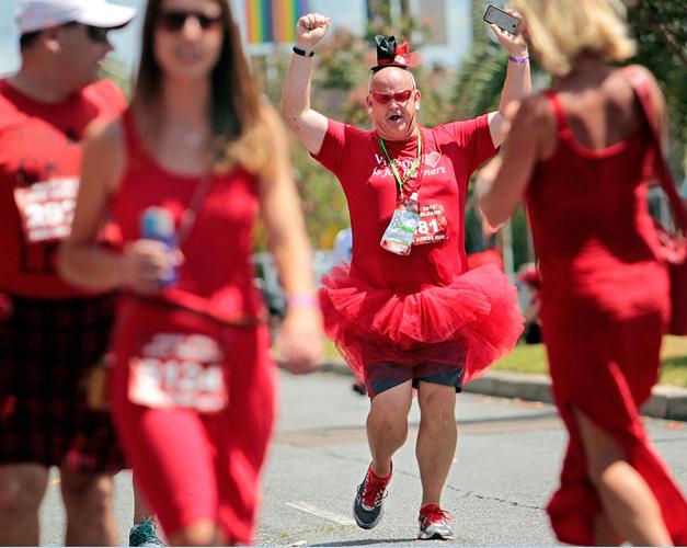 Dressed to thrill for the Red Dress Run in New Orleans | Louisiana ...