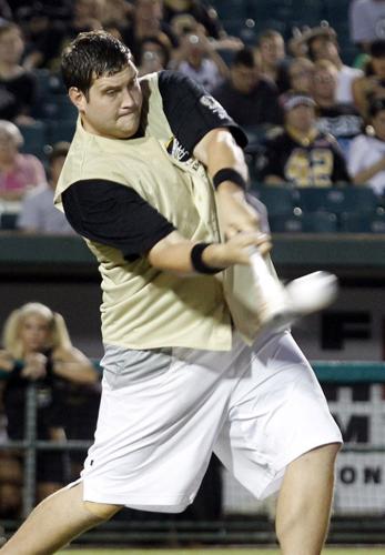 'Quarterbacking robot' Drew Brees deserves to get paid, Zach Strief ...