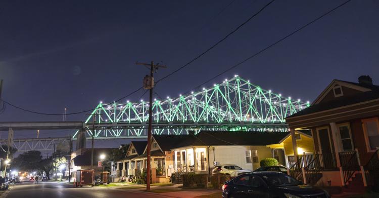 Crescent City Connection bridge partially reopens after snow | Weather ...