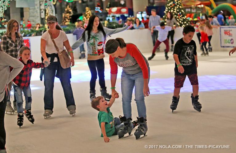 Ice skating at the Convention Center: photo gallery | Entertainment ...