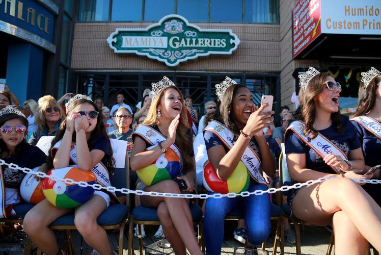 2017 shoe parade brings Krispy Kreme, showgirls and Coca-Cola to ...