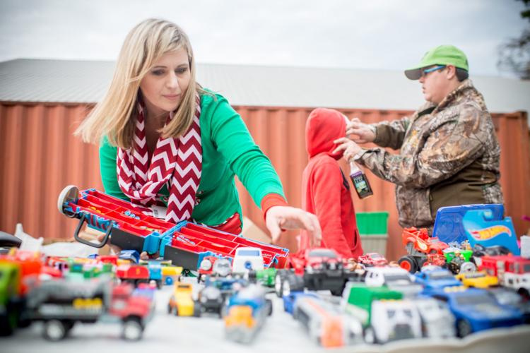 Tinker Elves once again making Christmas merry for Slidell families ...