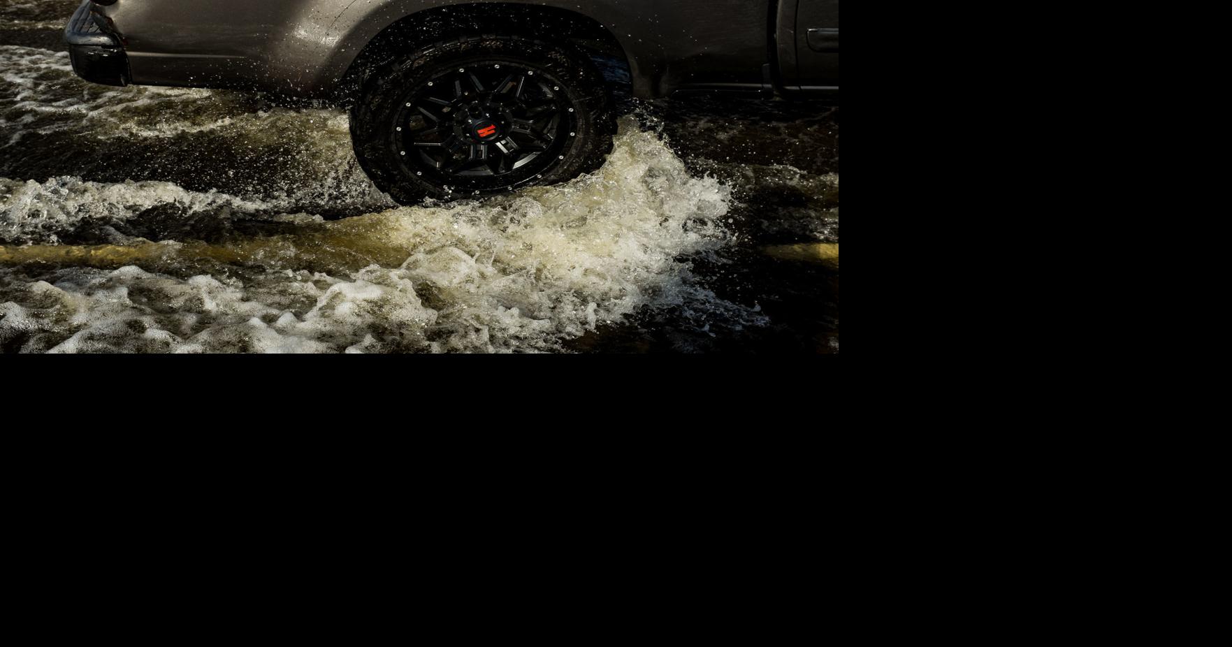 Lafitte begins evacuations as water nears top of town's levees | East ...