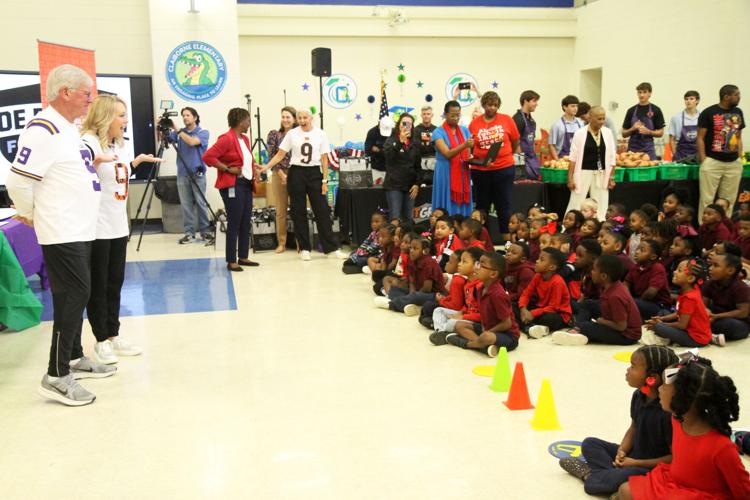 LSU star Joe Burrow brings healthy food to Baton Rouge kids | Education ...