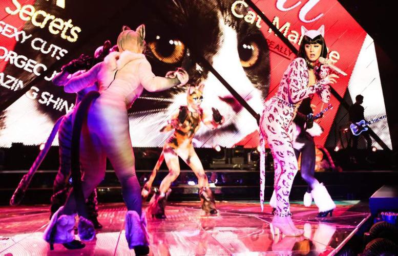 Katy Perry ‘Prism’ tour brings a pop rainbow to the Smoothie King ...