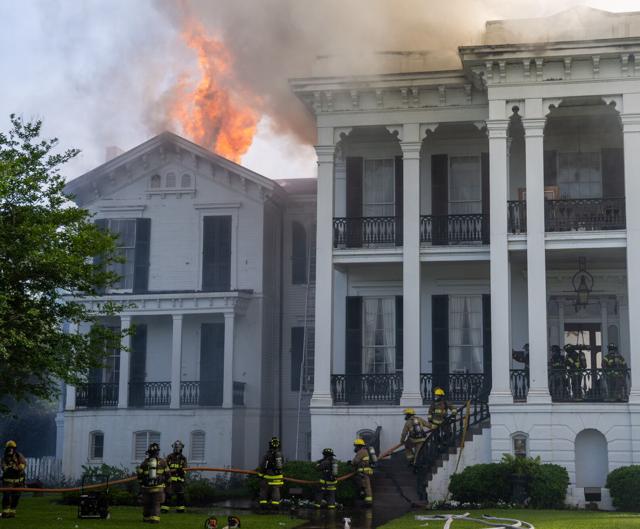 See photos, video of Nottoway plantation destroyed by fire | News ...
