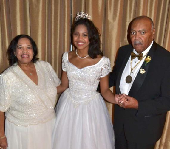 Friends and family flock together for the party in honor of Cierra ...