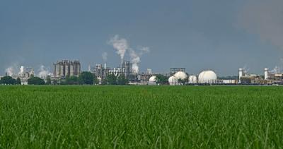 3 workers sent to hospital after chlorine leak at Shintech ...