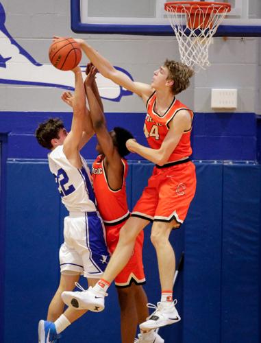 Jesuit withstands Catholic's fast start to down Bears 68-63 | Prep ...