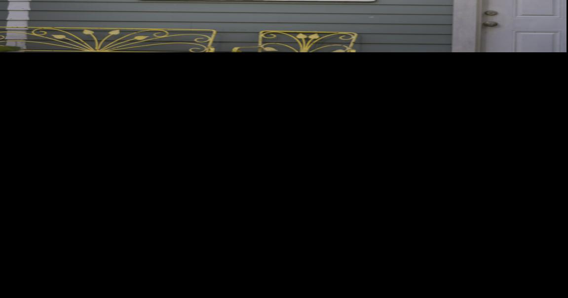 City gives circus performer OK to swing on backyard trapeze ...