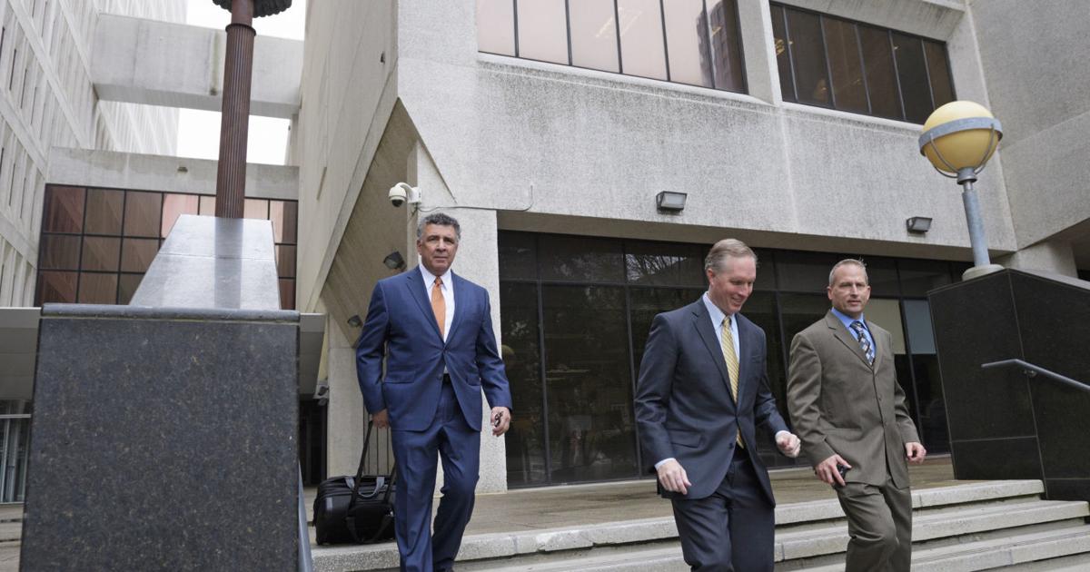 Judge Declares Mistrial After Jury Deadlocks In Trial Of Former Dea