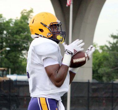 Karr’s Aldon Clark puts on a show in spring game against West Jefferson ...