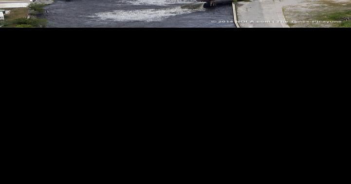 New Orleans area hurricane levee system: New Orleans drainage canals ...