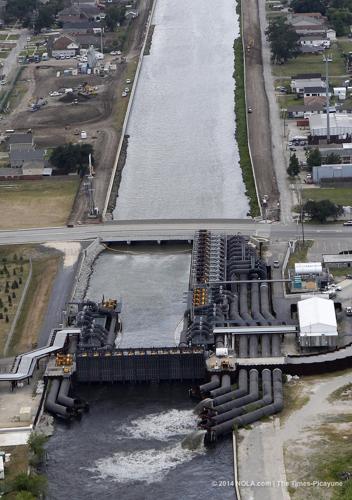 New Orleans area hurricane levee system: New Orleans drainage canals ...
