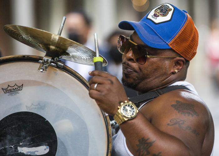 Friends second-line to celebrate well-known French Quarter photographer ...