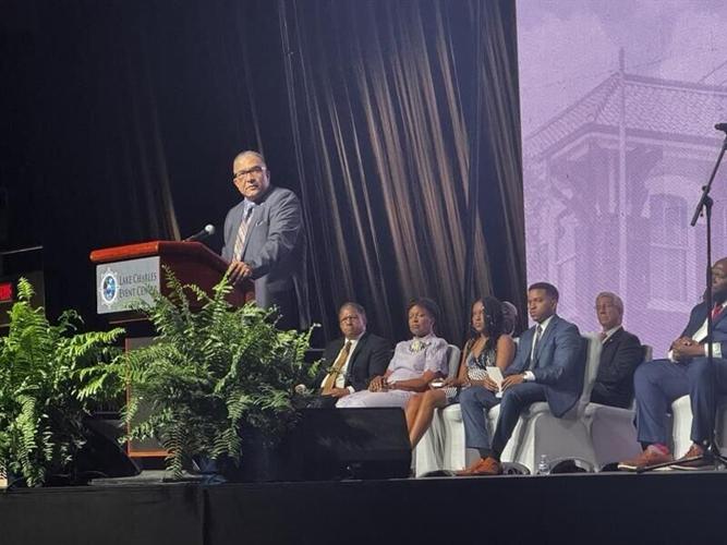 City of Lake Charles swears in new mayor, city council | Lake Charles ...