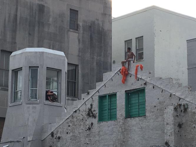 New Orleans inmate's escape to roof ledge under investigation | Crime ...