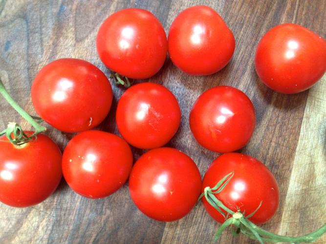 Celebrate your inner Parisian with this French bistro tomato and egg ...