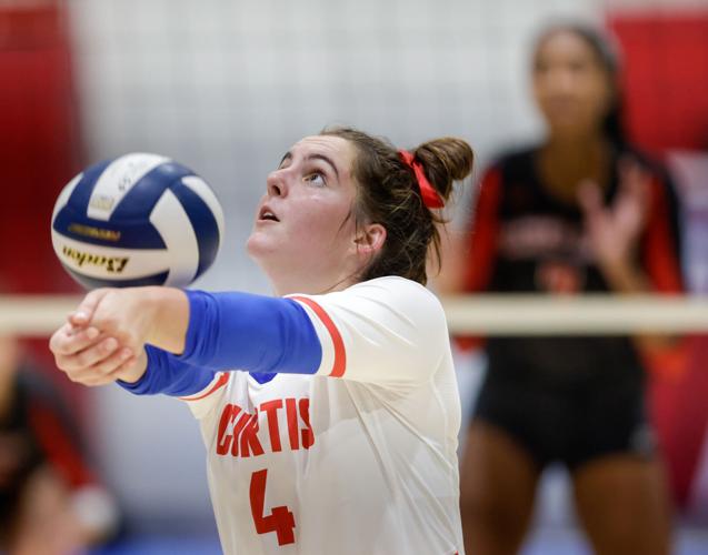 Sacred Heart’s Cami Davis, Gigi Gibbens score key points in volleyball ...