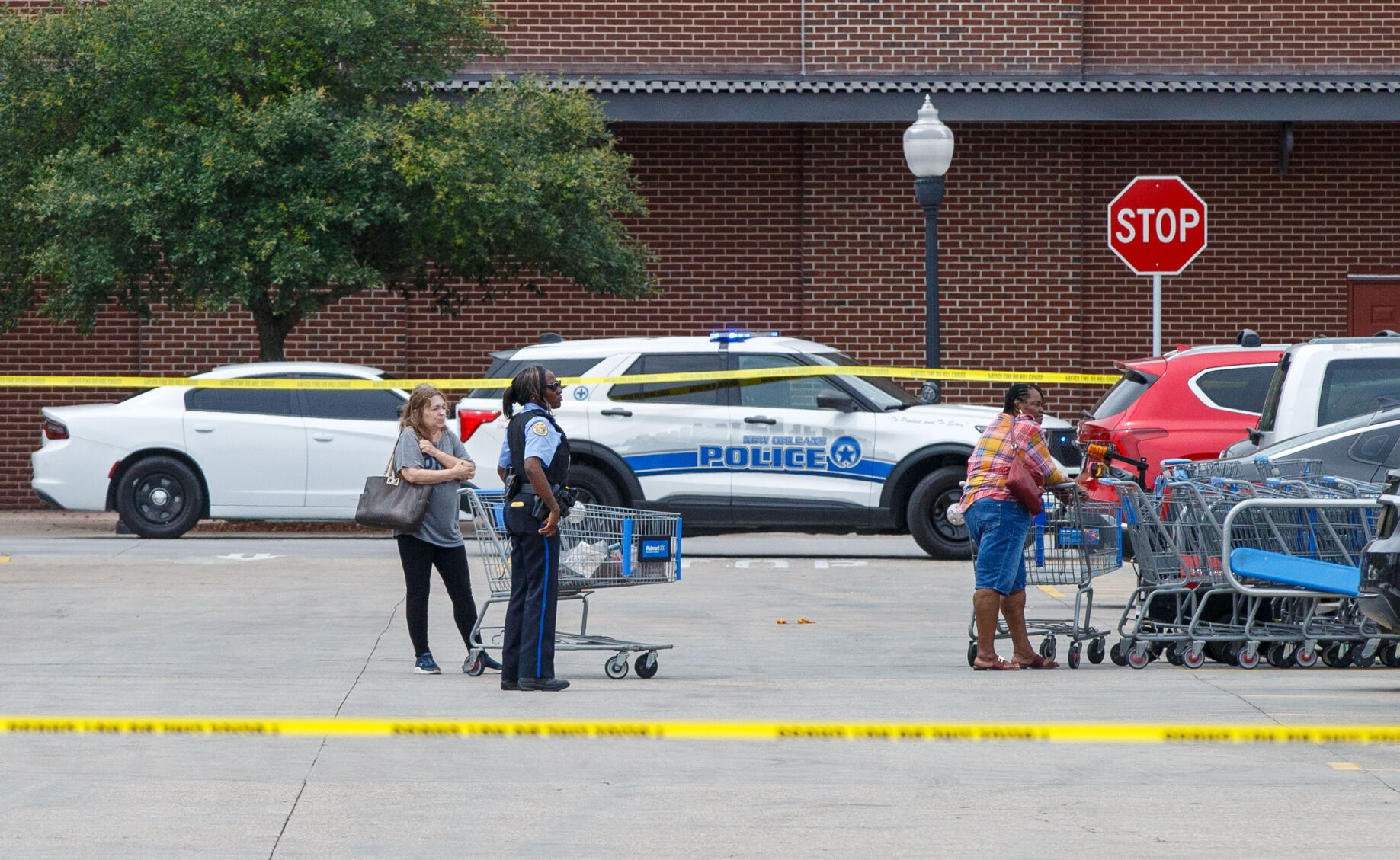 Sources ID police officer dragged by car at Walmart in LGD | News ...
