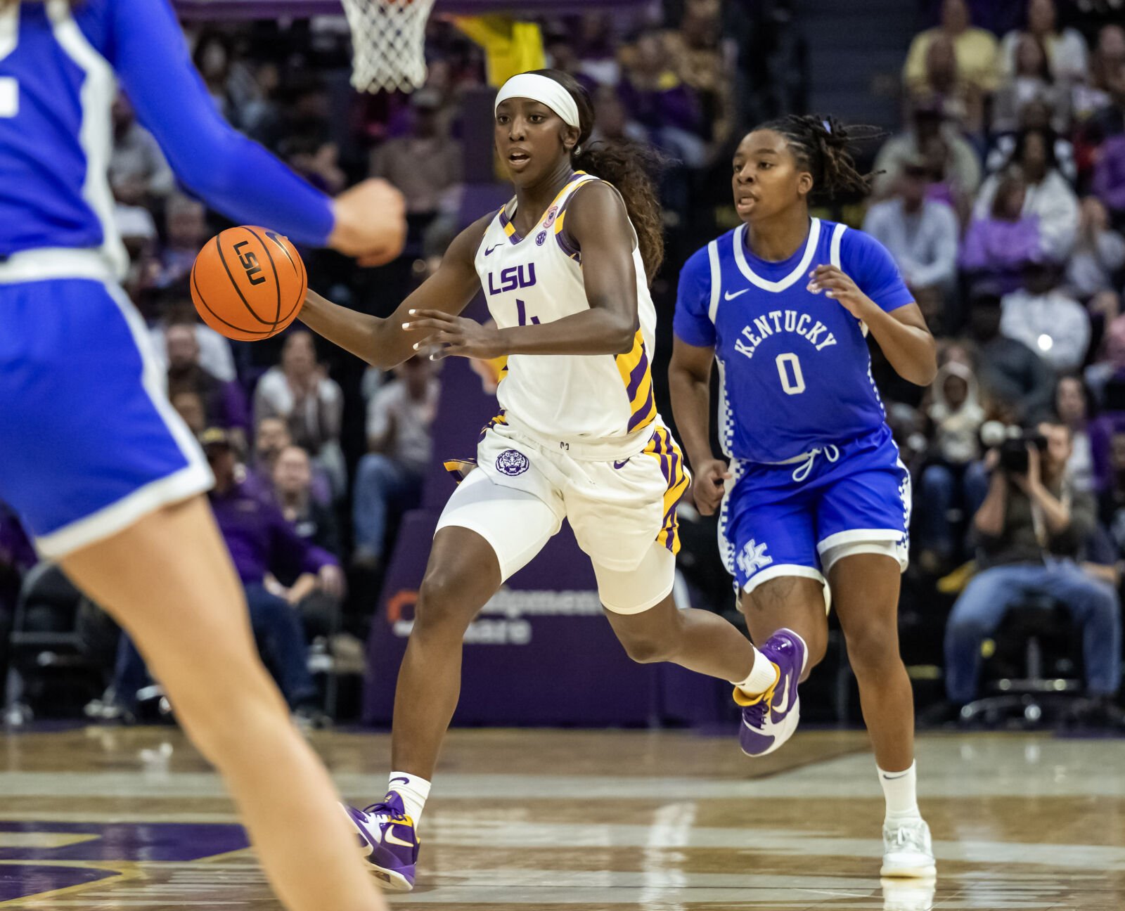 Flau’jae Johnson shows the ‘sky’s not falling’ on LSU women | Womens ...
