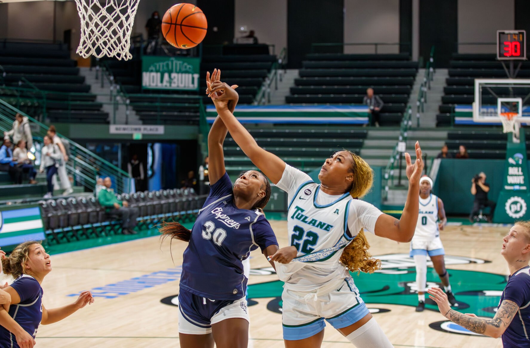 Tulane women's basketball team scorches nets in opener of Wave holiday ...