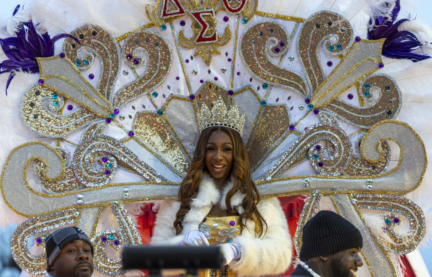 Mardi Gras Krewe accuses float builder of taking over parade ...