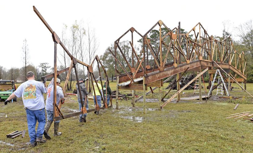 Louisiana family builds replica of crane-damaged Sunshine Bridge to ...