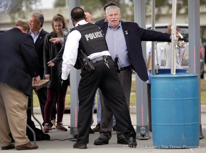 Mike Pence flies into Baton Rouge on Wednesday to meet with business ...
