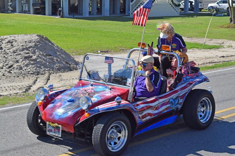 Lafitte's Rosethorne Mardi Gras parade branches out, pulls a crowd ...