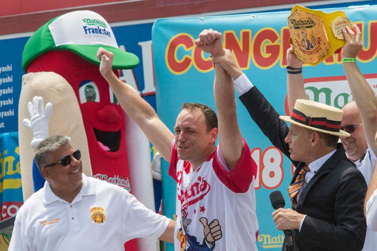 After hot dog victory, pro eater Joey Chestnut to tackle giant pizza in ...