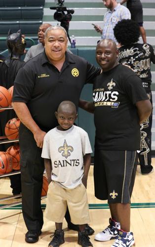 Devon Walker Celebrity Basketball Game raises funds for foundation ...