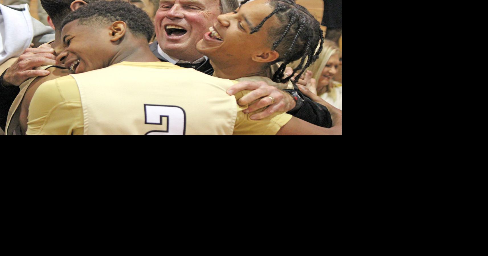 Salmen coach Jay Carlin earns career victory No. 900 with win over ...