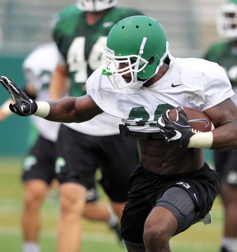 Hit the ground running: New rush-oriented offense has Green Wave ...