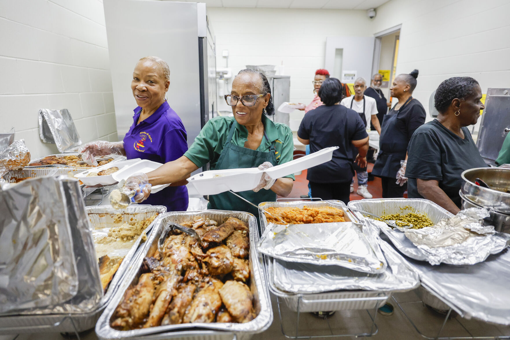 Seniors sit down to a Thanksgiving lunch in Lower 9th Ward | Photos ...