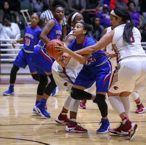 Cara Ursin's big second half helps carry undefeated Destrehan past ...