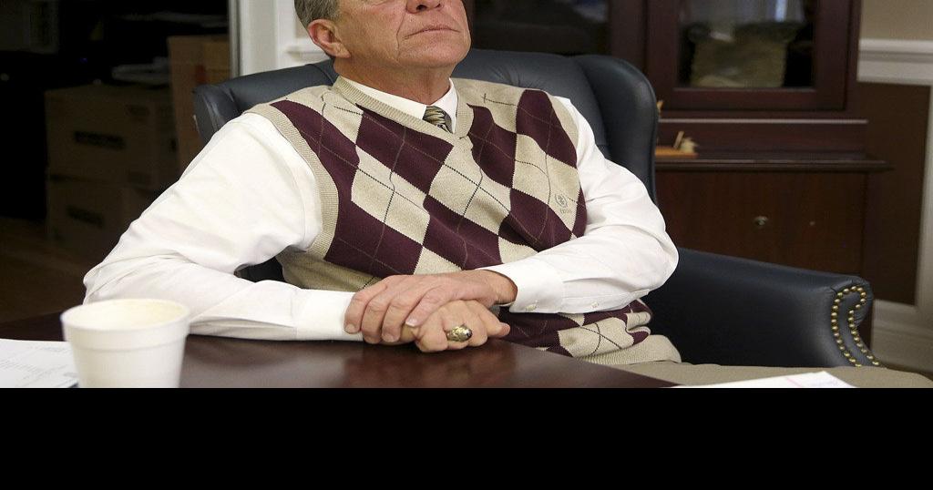 Attorney Pat Fanning testifies in front of Dave Peralta's grand jury ...