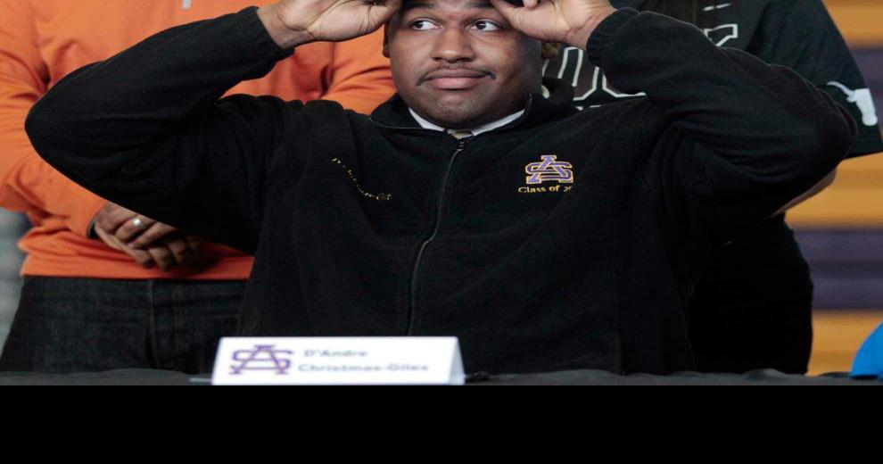 Ted Lewis: Texas hooked St. Augustine’s D’Andre Christmas-Giles as part ...