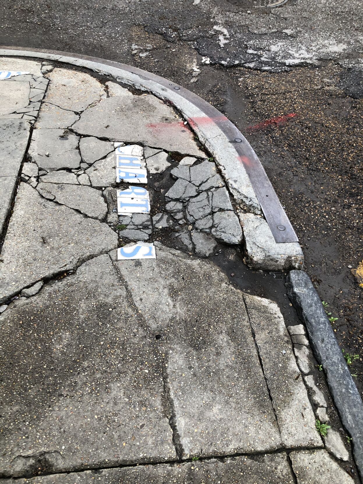 Survey finds French Quarter streets, sidewalks in 'tatters' | Business ...