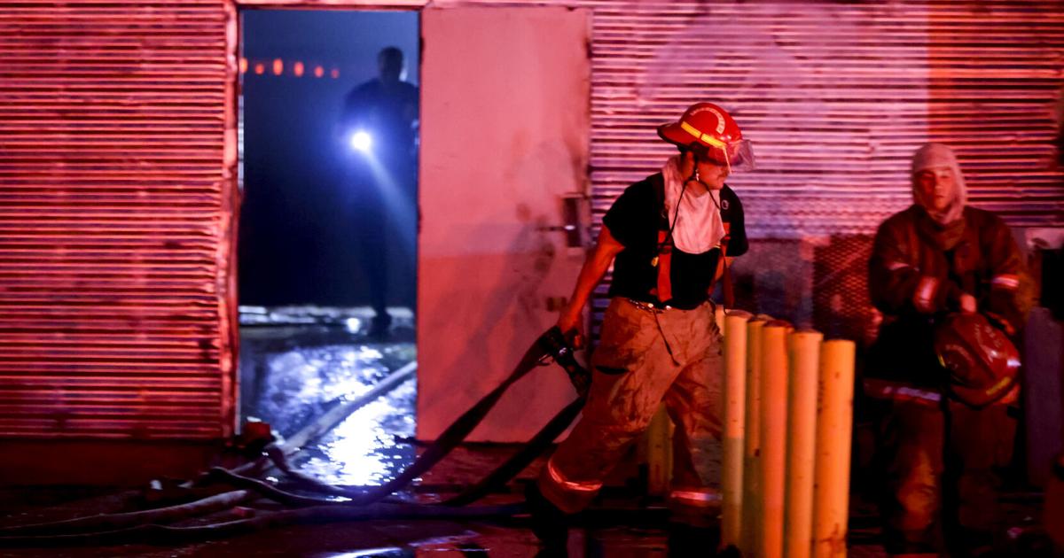 New Orleans Firefighters Extinguish Blaze At Plaza Tower Crime Police