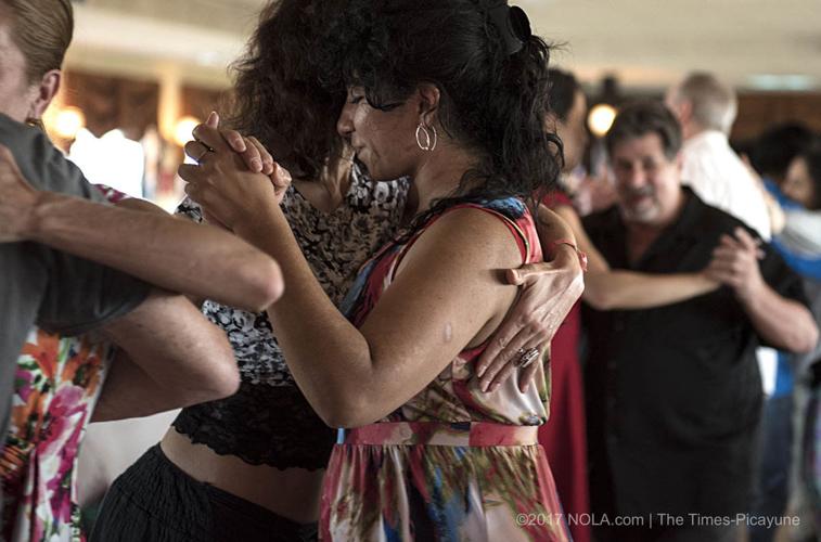 Tango a bordo el Creole Queen Paddle Boat | Archive | nola.com